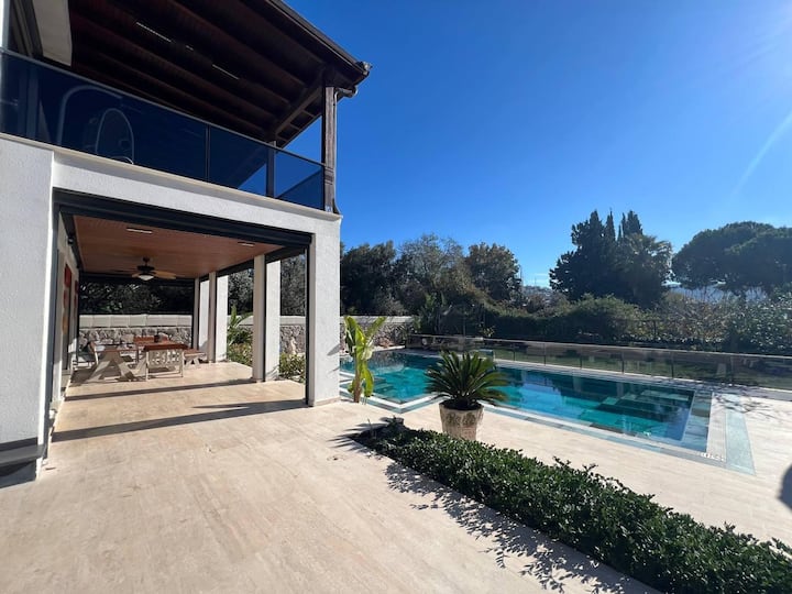 Sea View Villa In Most Upscale Yalikavak - Yalıkavak
