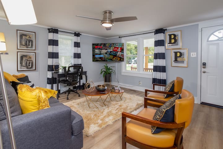 Modern 2br Cottage Near Shops & Hwy Access - Graham-Mebane Lake