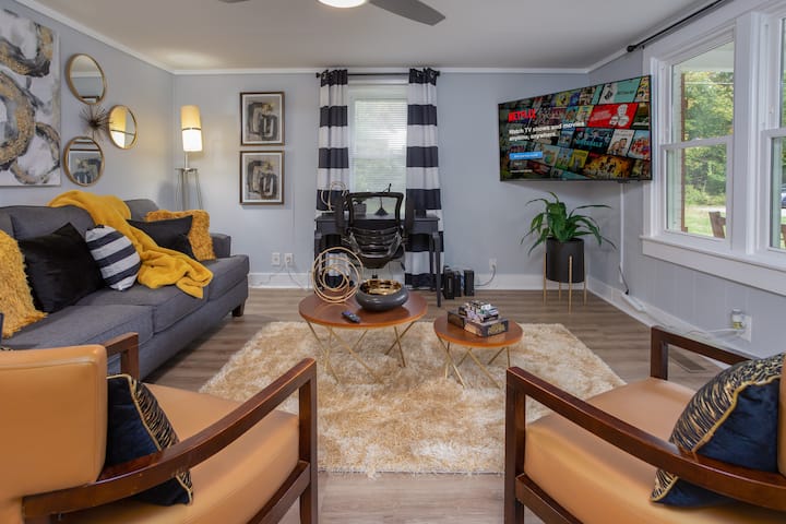 Charming 2br Near Tanger Outlets - Graham-Mebane Lake