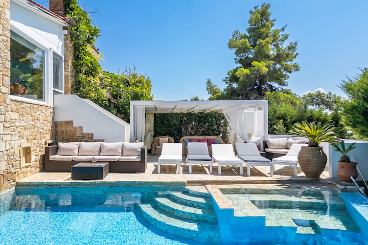 Daphne Villa With Private Pool - Ситония