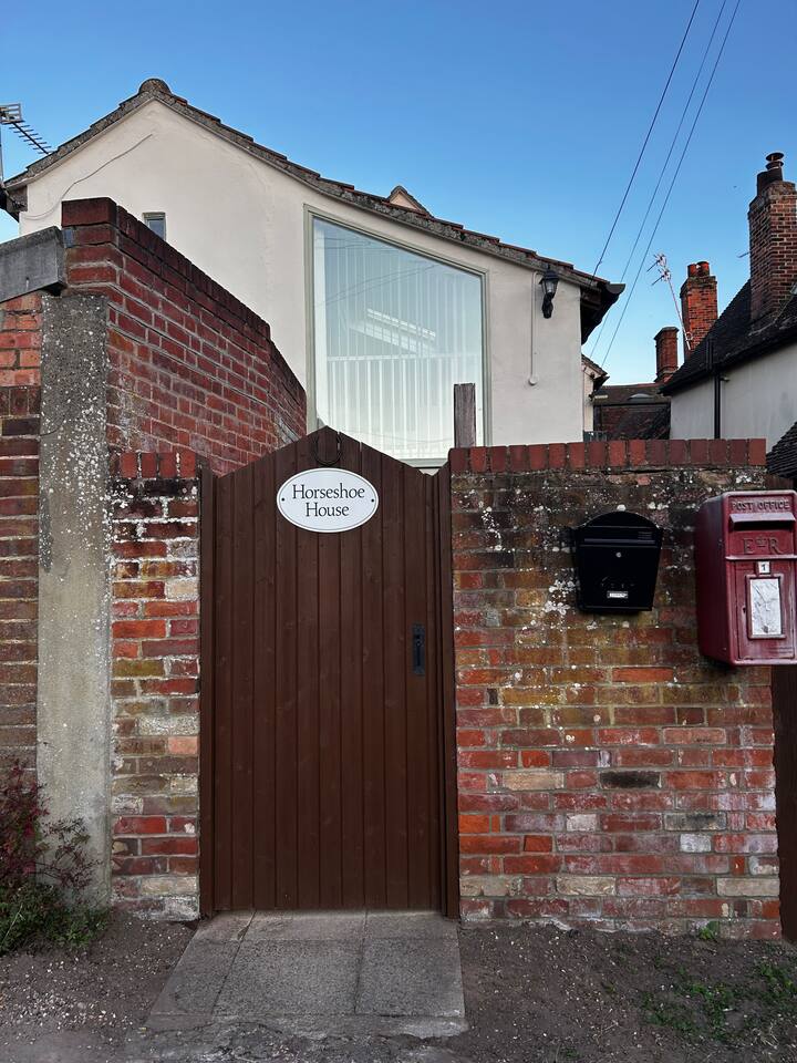 Horseshoe House - Stanstead