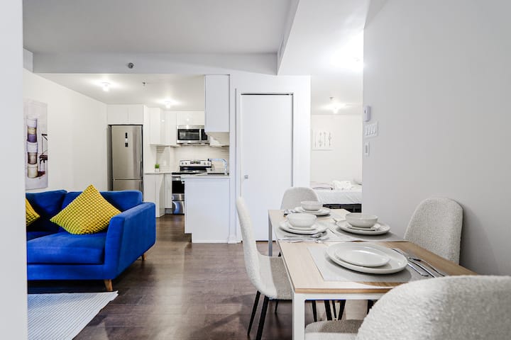 Stylish Downtown Retreat | Steps From Centre Bell - Montreal
