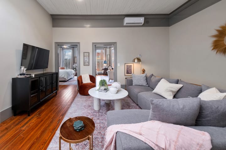 Top Of Poplar - Macon, GA