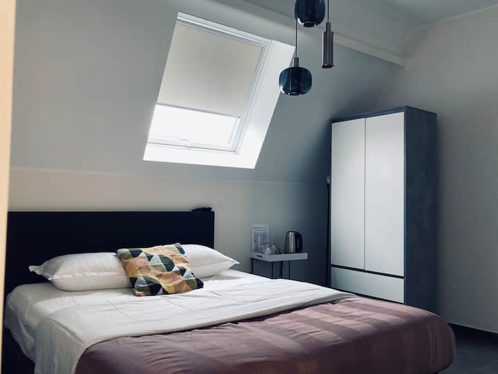 Chambre Agréable Et Moderne Avec Parking - Tournai