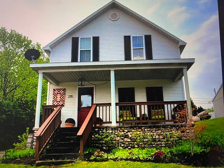 Leelanau Farmhouse - Ste 2 - Lake Leelanau, MI