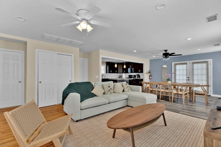 Luxury 3br Beach Retreat | Near Shore + Parking - Middletown Township