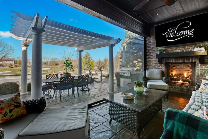 Amazing Spacious Luxurious Home With Heated Pool - Indianapolis, IN
