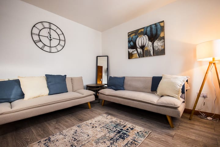 Spacious Four Beds With Free Parking Near Centre - Southampton, UK