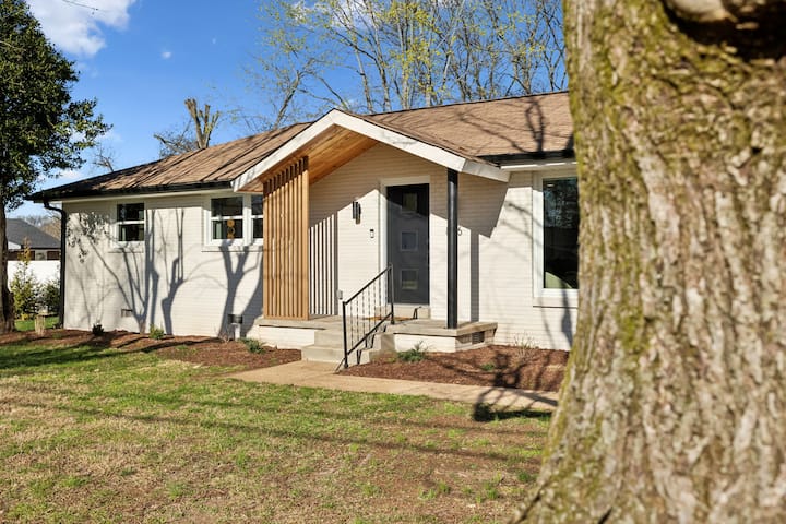 Modern Ranch In Historic Franklin - Franklin, TN