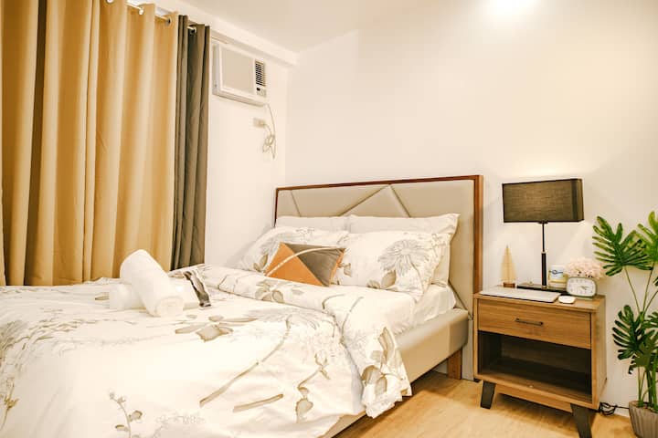 Ar14 - 1br Homish Hermit @Arezzo - Davao City