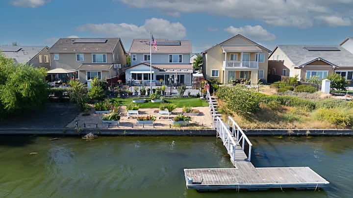 Lakefront Serenity In Lathrop - Eagal Lake, Tracy