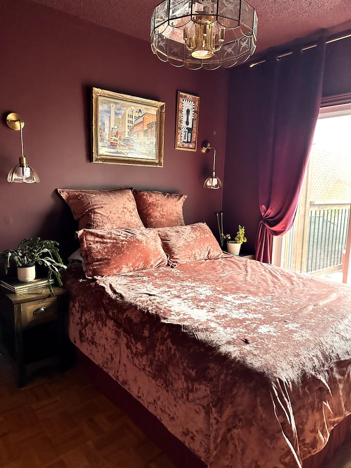 York Victorian Br W/private Deck -