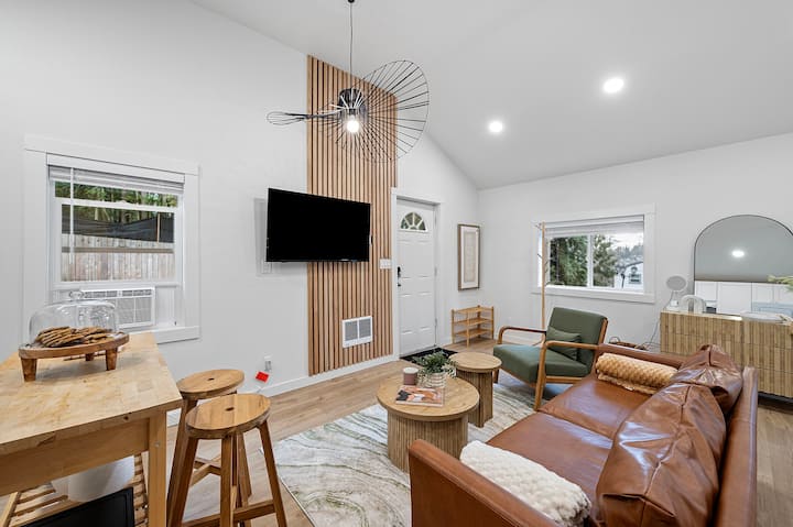 Juanita Bay Cottages B1 - Kirkland, WA