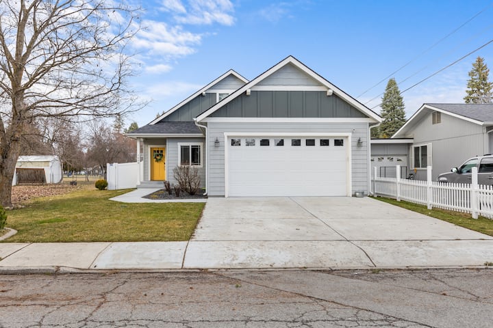 Comfortable Family Stay With Patio & Fire Pit - カー・ダレーン, ID