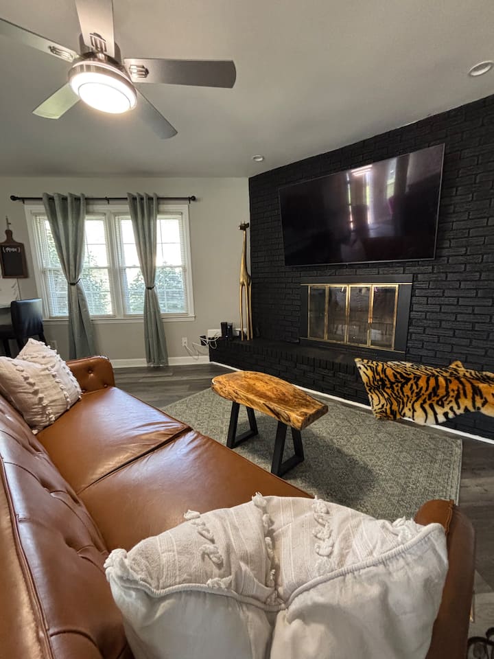 Ruth’s Wanderlust Ranch - Noda/plza/univrsty/uptwn - Charlotte, NC