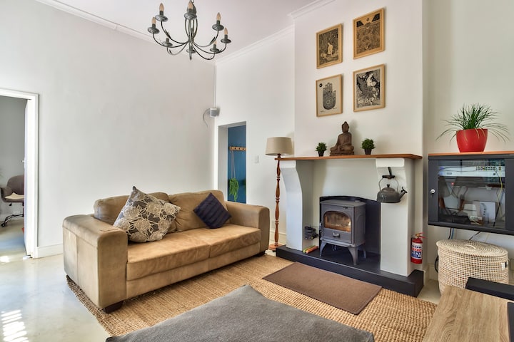 Charming Woodstock Cottage With Back Up Power - Le Cap