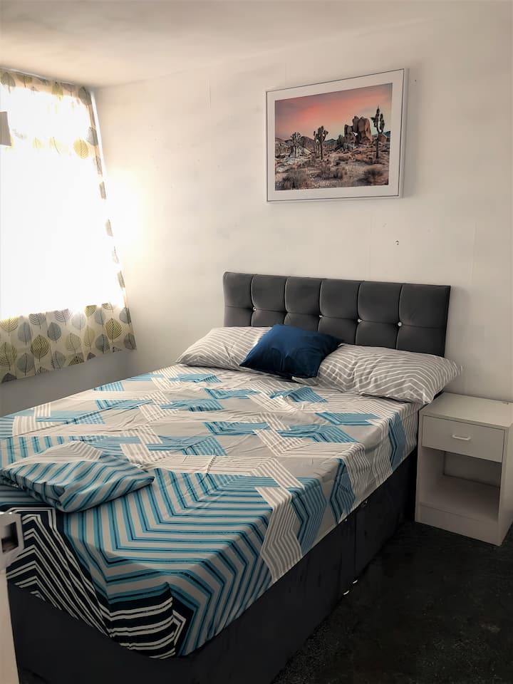 Modern 2 Bedroom  Near Heathrow - Ruislip