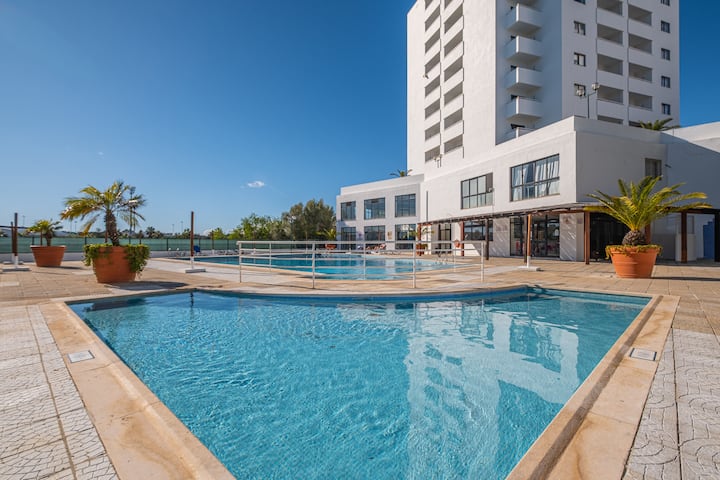 Cozy Apartment W/ Indoor Pool - Albufeira