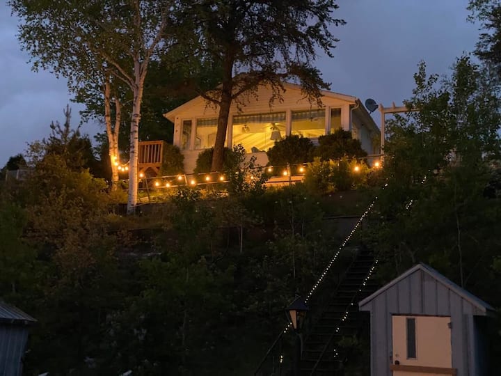 Magnifique Chalet Au Bord Du Lac Saint-jean - Alma