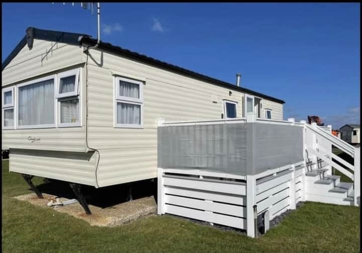 2 Bedroom Caravan Sleeps Up To 6 - Selsey
