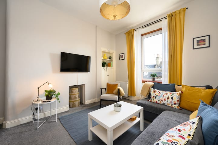 3 Bed City Apt With Fast Wi-fi - Edinburgh