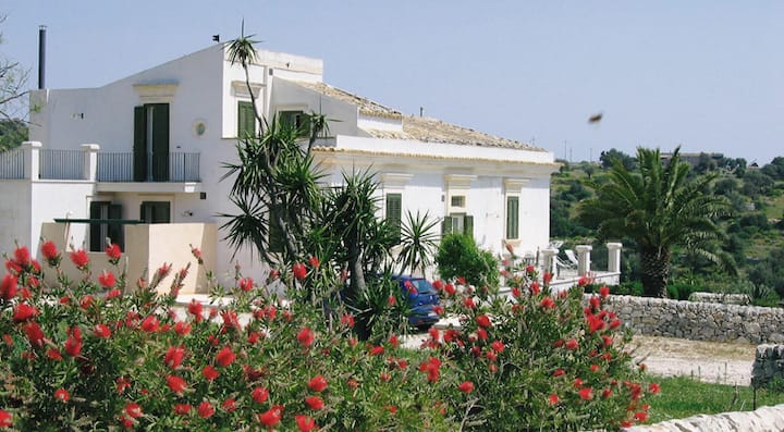 Casa Donnafugata- Parco Cavalong - Comiso