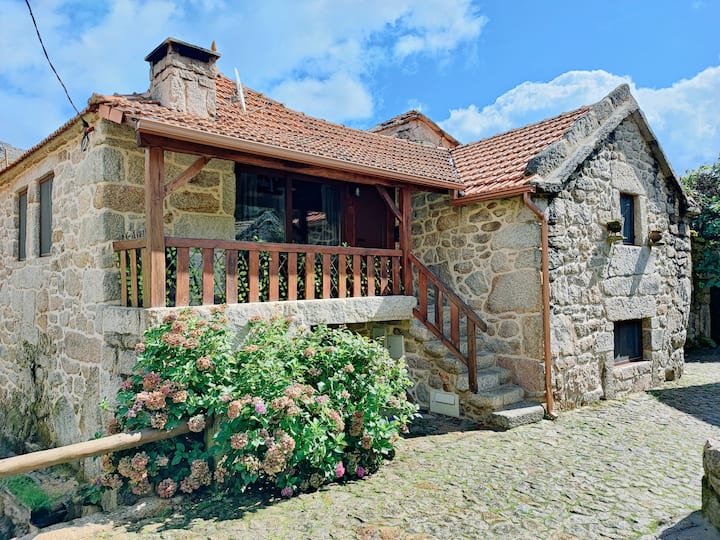 Casa Do Lume - Aldeia De Pontes, Castro Laboreiro - Melgaço