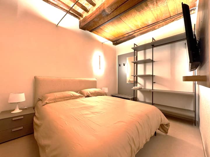 Modern Pendola Near The Duomo - Siena