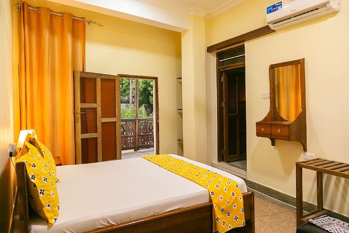 Zanzibar Town Nest Hotel Double Bedroom En-suite - Zanzibar