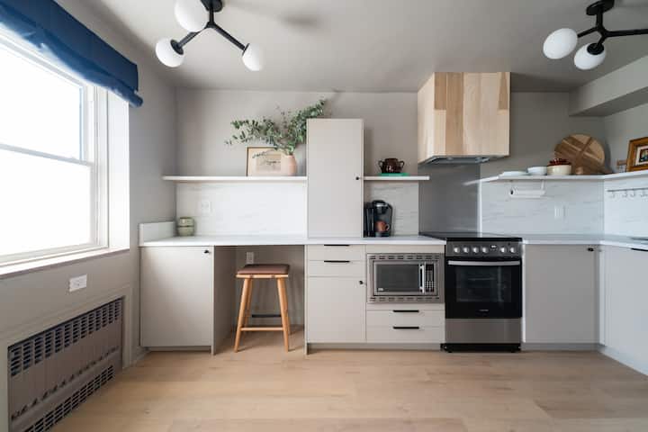 The Bungalow - Cozy, Chic & Commutable - Kennywood, West Mifflin