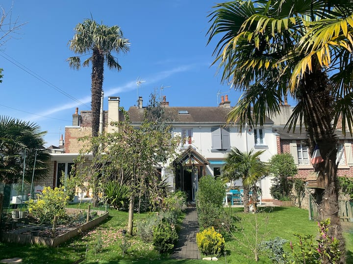 Maison Dans Une Oasis De Verdure. Centre-ville - Villers-sur-Mer