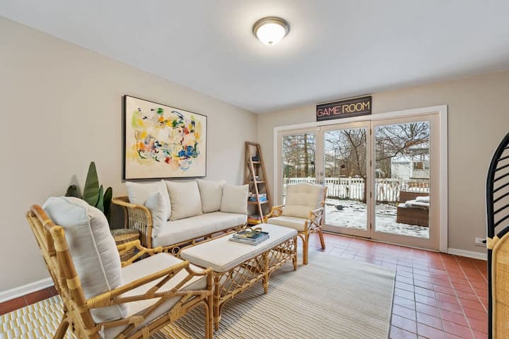 Modern 3br W/ Fenced Yard - Lynwood, IL