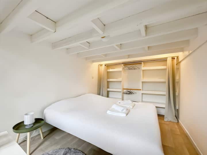 L'atypique - Place Du Parlement - Coeur De Rennes - Rennes