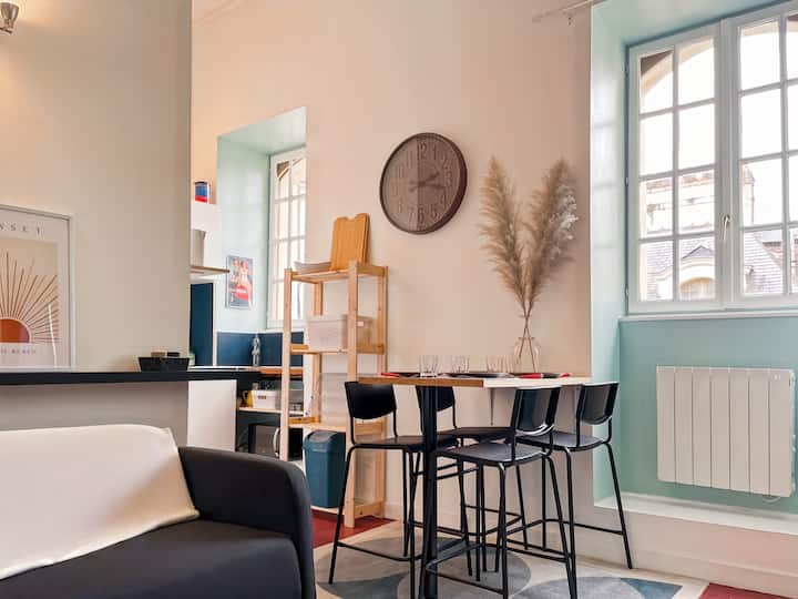 L'atypique - Place Du Parlement - Coeur De Rennes - Rennes