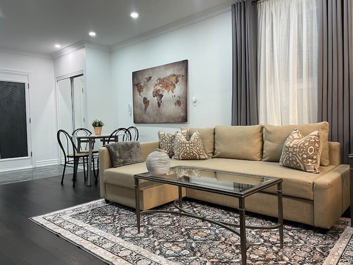 1 Bedroom Apartment - Heart Of Mississauga - Mississauga