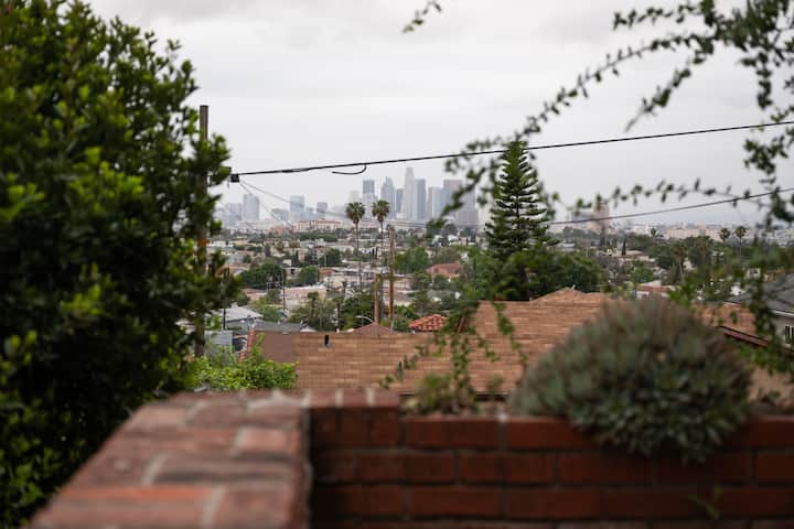 Cozy Unit With Nice La City View - Toy District - Los Angeles