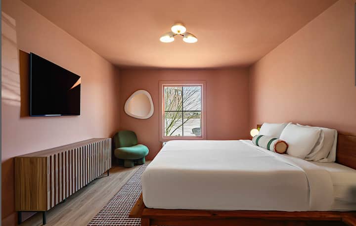 Hacienda Suite | Pool And River Access | Hotel Bar - New Braunfels, TX