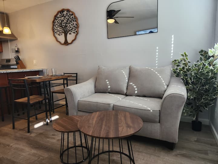 Entire Rental Unit In Chandler - Chandler, AZ