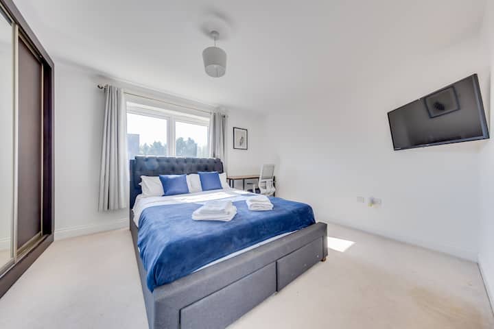 En-suite Double Bedroom In Share Guest House - Rea - Berkshire