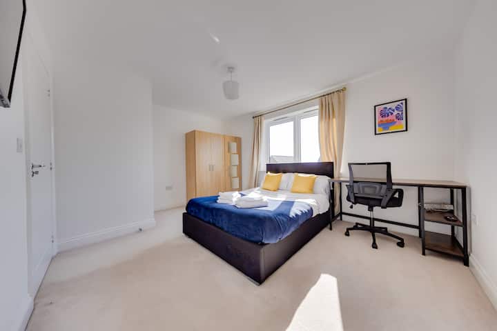 Spacious Double Bedroom In Reading Guest House - Reading