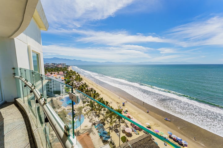 4/4 Penthouse Oceanfront Villa Magna - Nuevo Vallarta