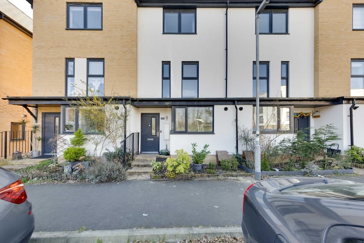 Full Guest House In Heart Of Rg1 - Berkshire