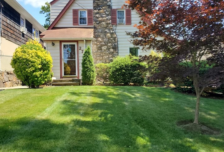 Private House In Westchester County - Yonkers, NY