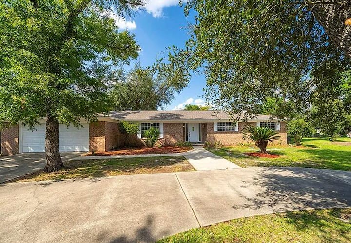 Private Room, Comfortable Home - Panama City, FL