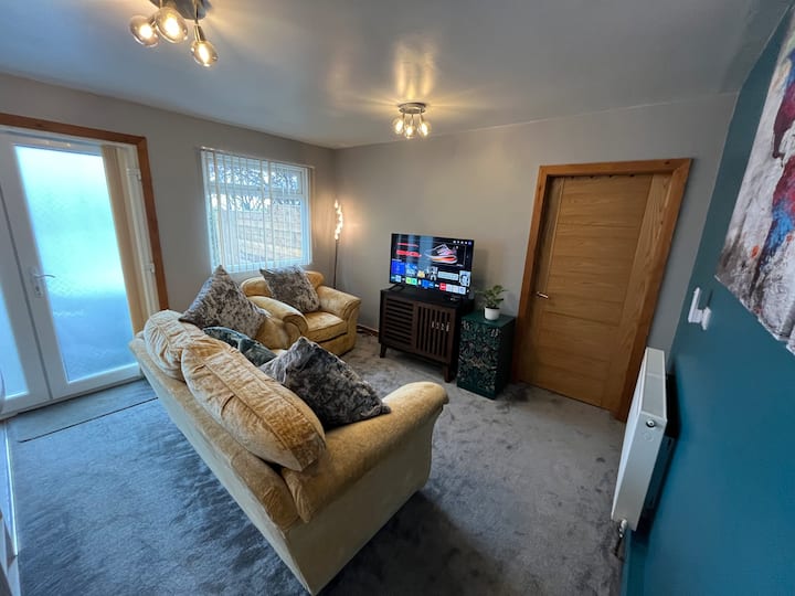 Private Modern And Detached Garden Apartment - Colwyn Bay