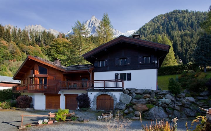 Spacious Chalet Below Mt Blanc - Courmayeur