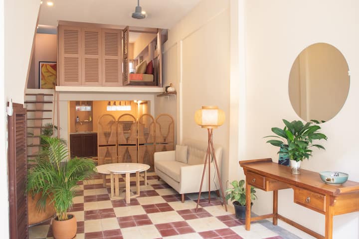 Artsy Cocoon Khmer-deco Central Phnom Penh - Phnom Penh