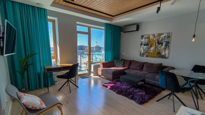 Modern Apt • Long Stays • 1gbps Wifi & Workspace - Vilnius
