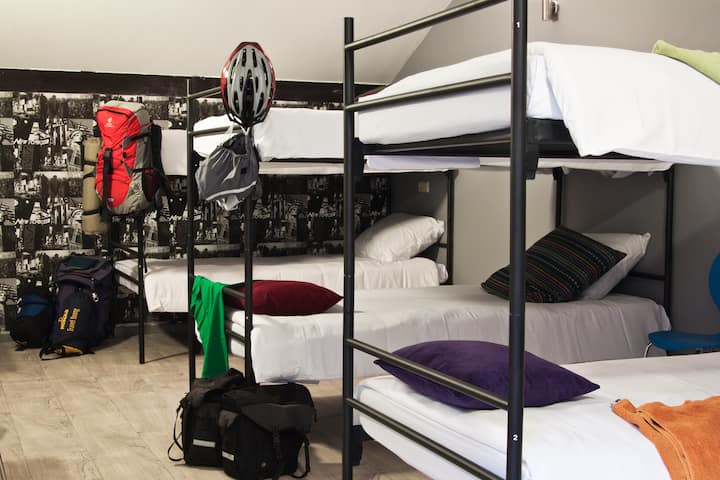 Bed 9- Persons Dorm - Bunk Style - Alkmaar