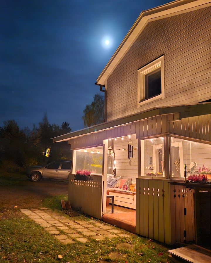 Puutalon Valoisa Yläkerta Omalla Sisäänkäynnillä - Ruokolahti